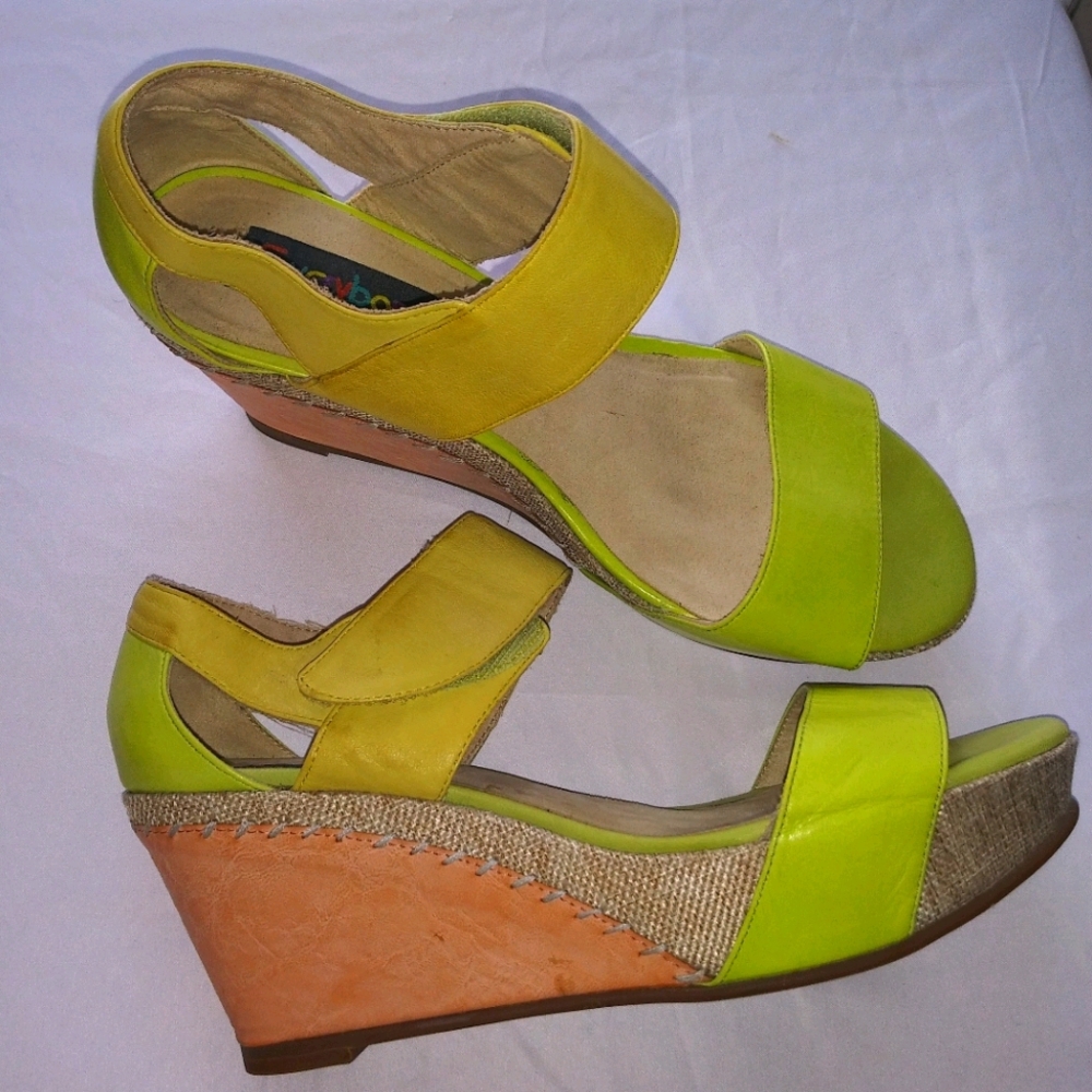 Everybody By Bz Moda Gorgeous Leather Sandal - Gem